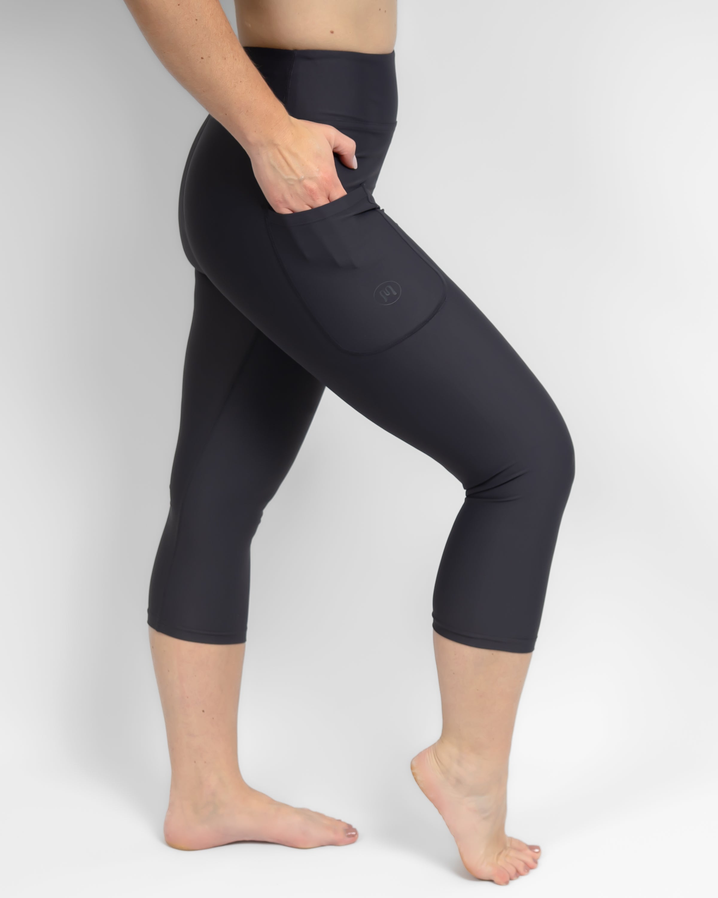 Signature Deep Grey Capri – Maya Freya
